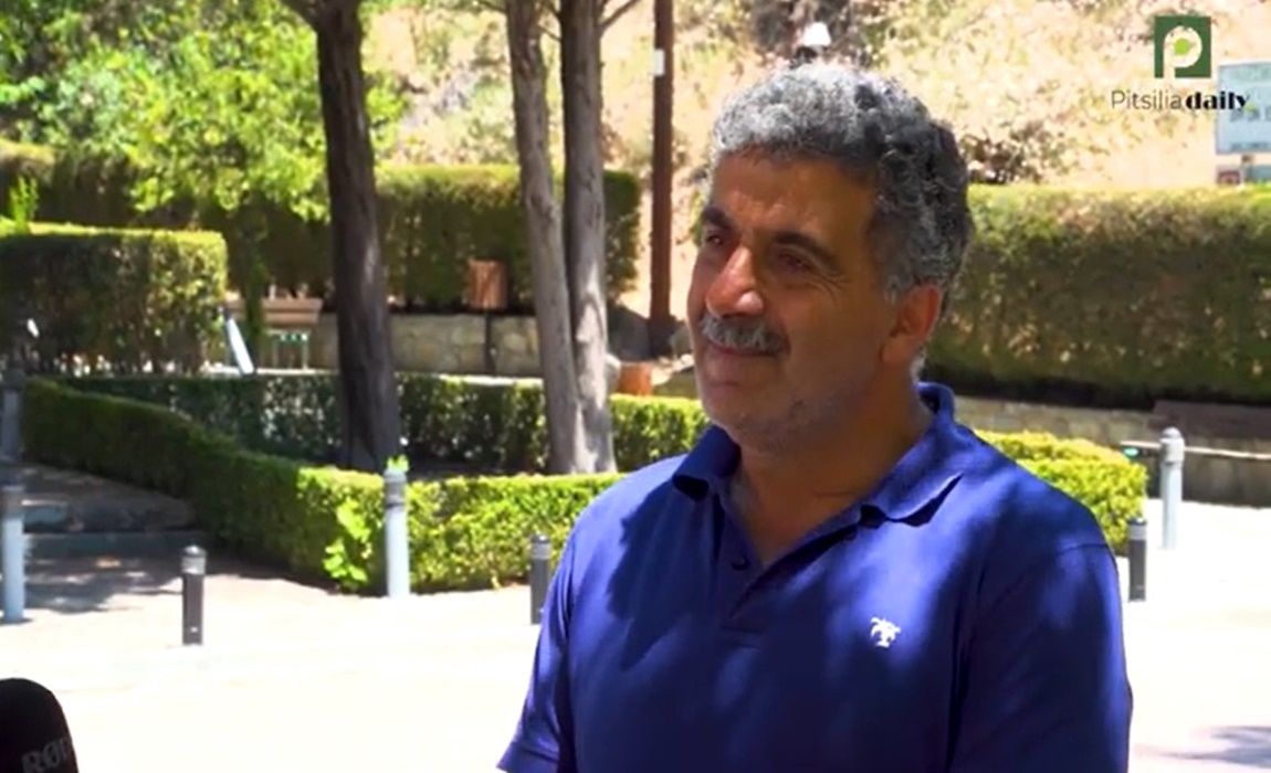 Κοινοτάρχης Αγ. Ιωάννη Πιτσιλιάς: Μας ξεναγεί στο χωριό και μας μιλά ...