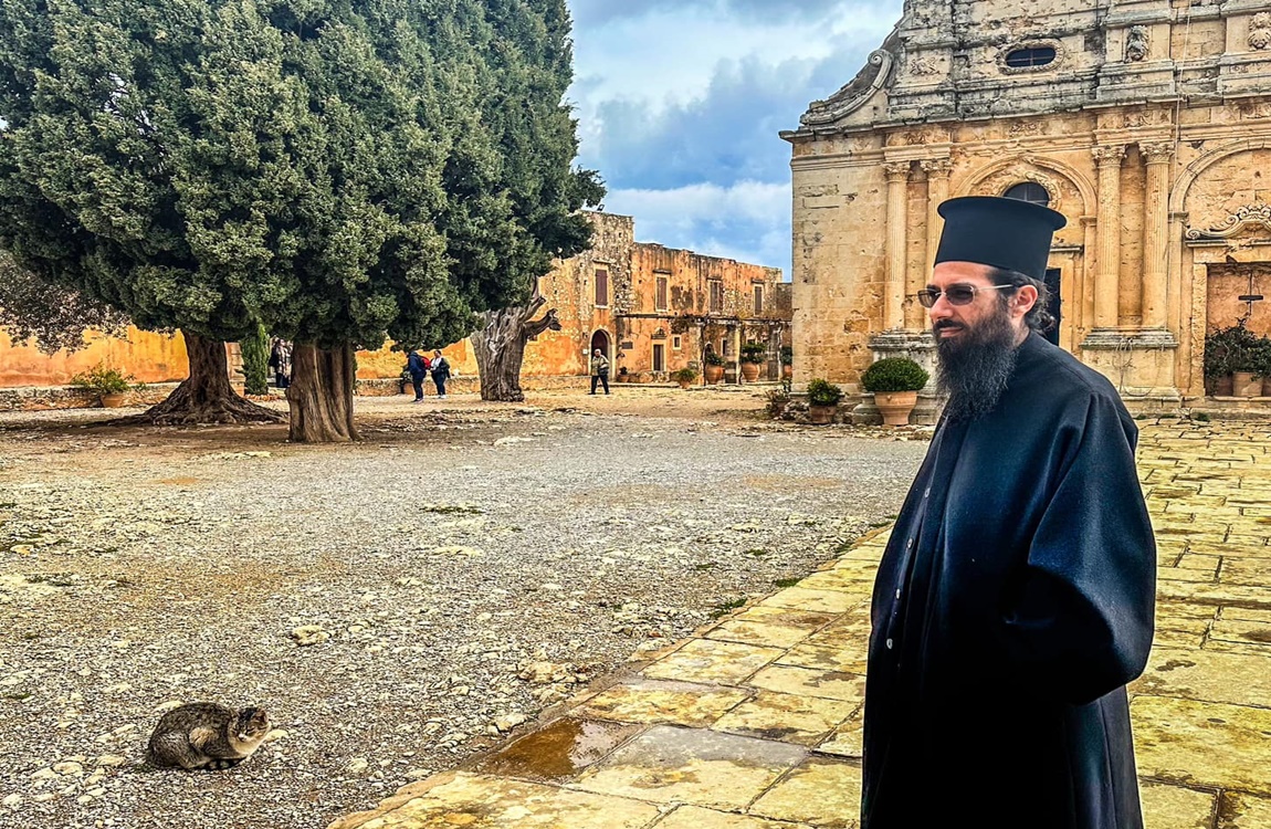 ΒΙΝΤΕΟ: Ο Γέροντας Νεκτάριος της Μονής Οσίου Αββακούμ τραγουδά για την ...